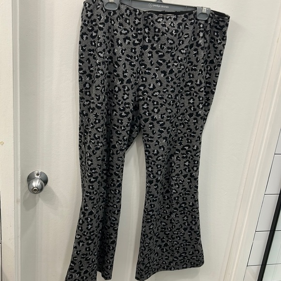 Maeve | Pants & Jumpsuits | Maeve Anthro Cropped Leopard Print Cropped ...